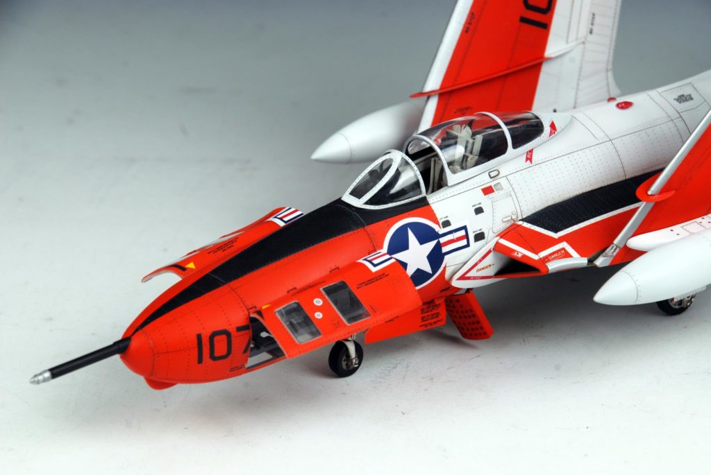 Grumman F9F-8P Cougar - Model Aces