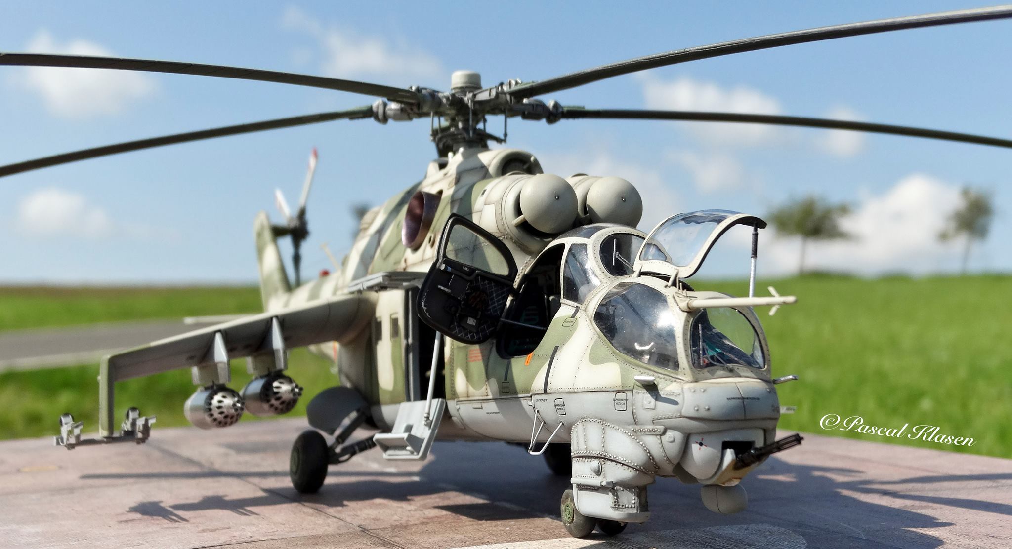 Mil Mi-24D - Model Aces