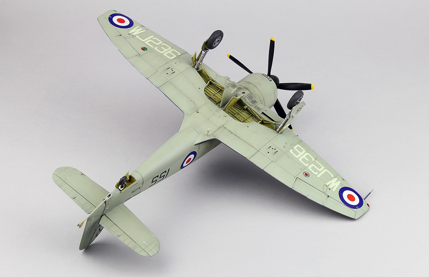 Hawker Sea Fury - Model Aces