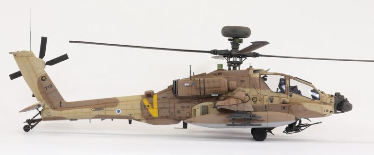Boeing AH-64 Apache - Model Aces