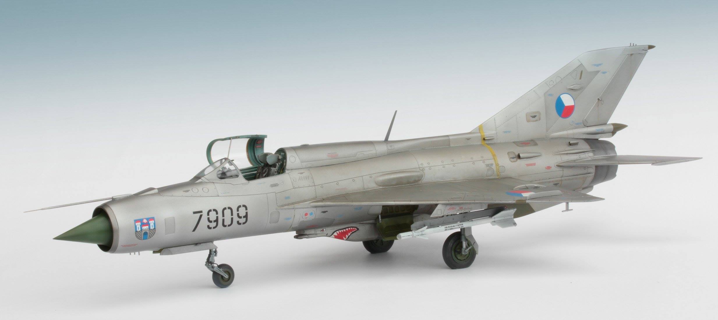 MIG-21 BIS - Model Aces