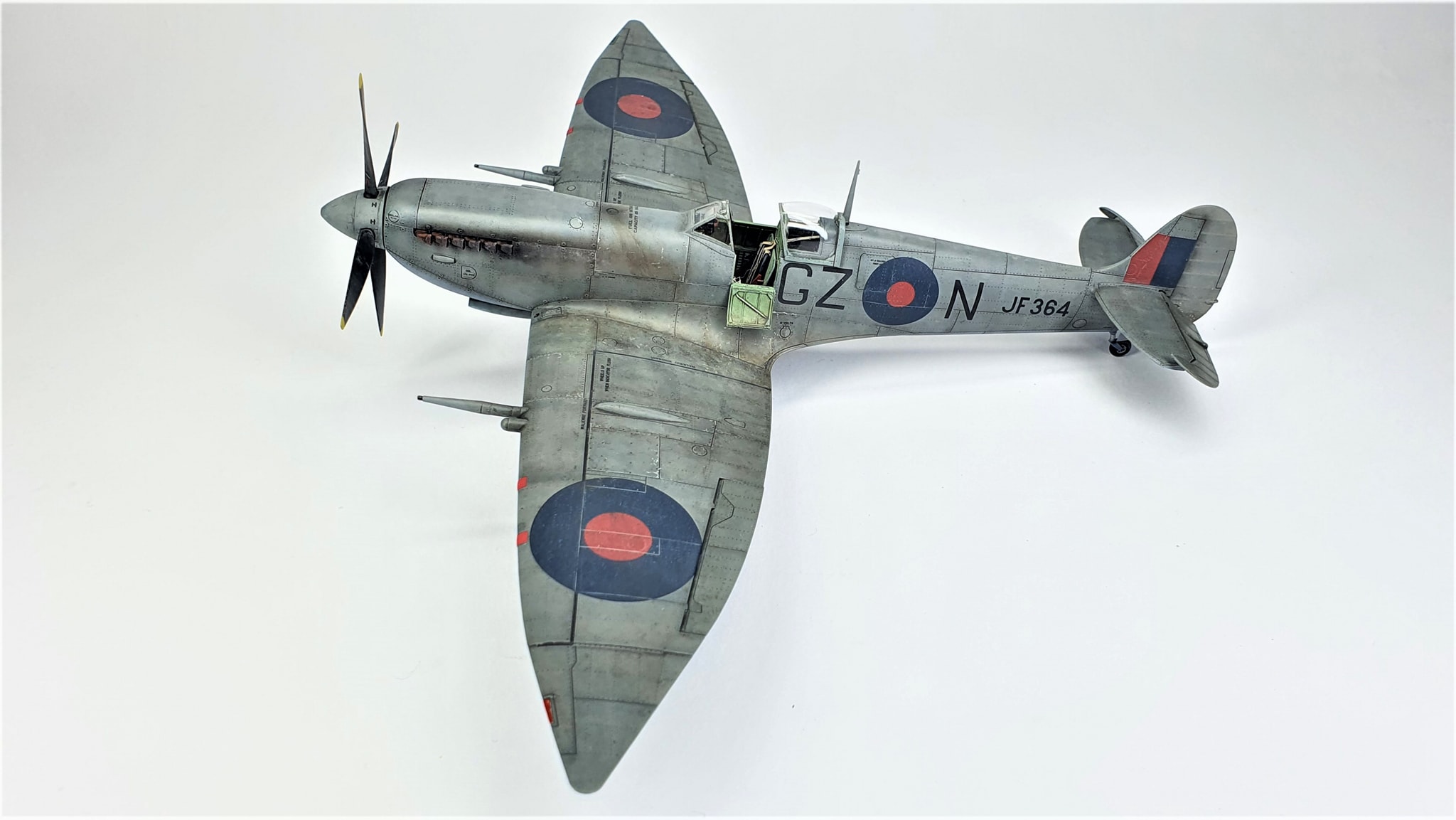Spitfire Mk. VIII HF - Model Aces