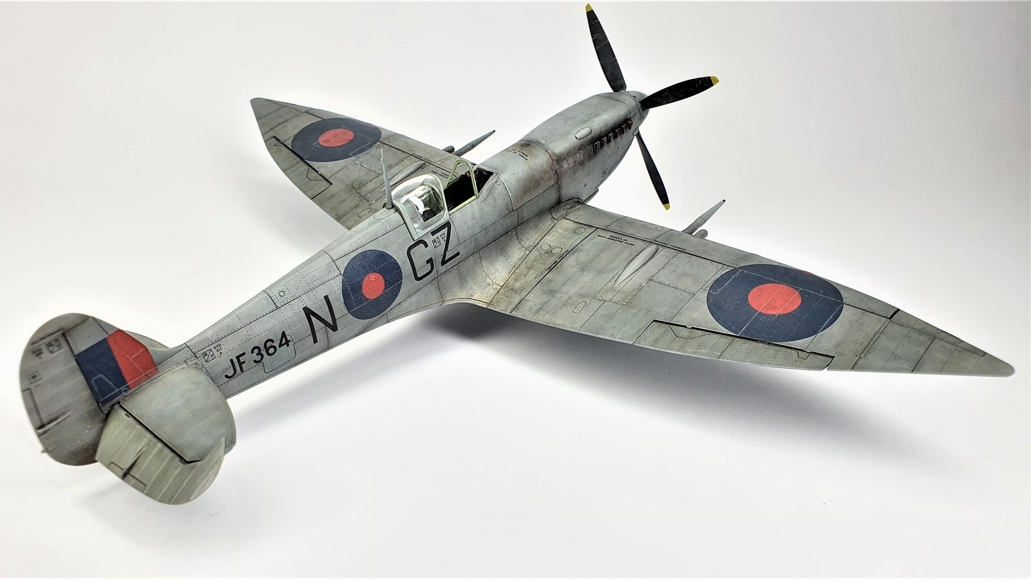 Spitfire Mk. VIII HF - Model Aces