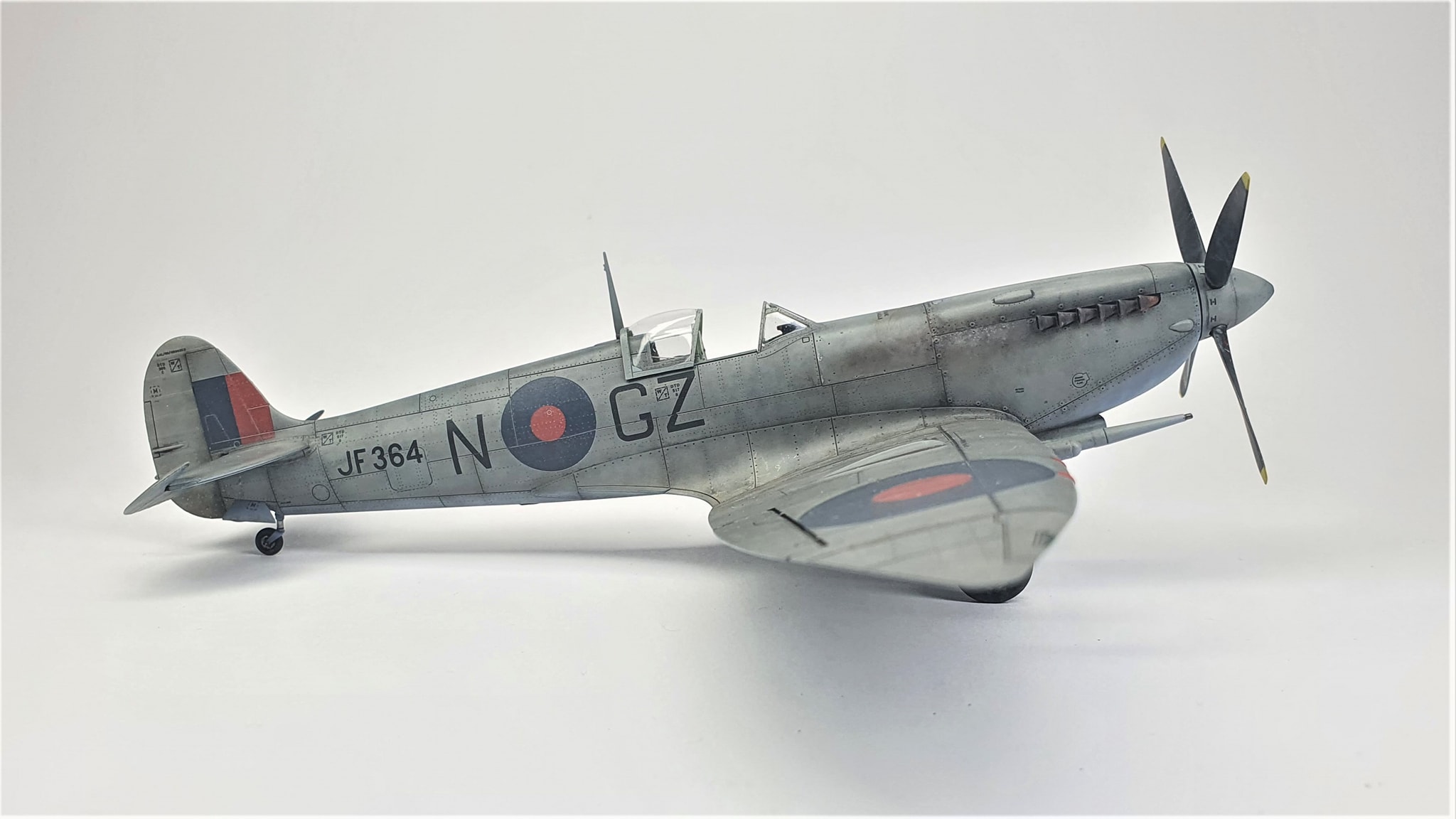 Spitfire Mk. VIII HF - Model Aces