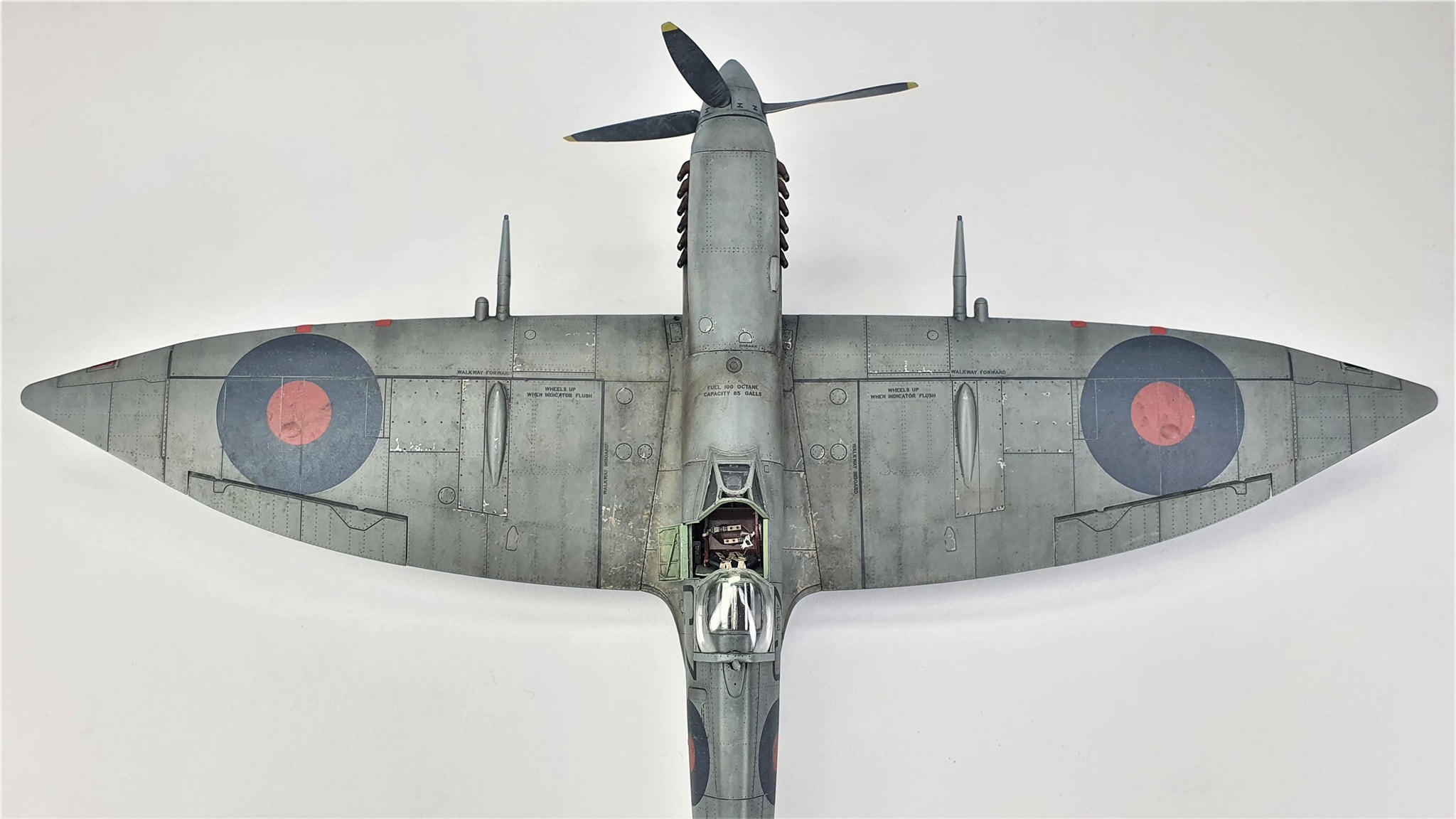 Spitfire Mk. VIII HF - Model Aces