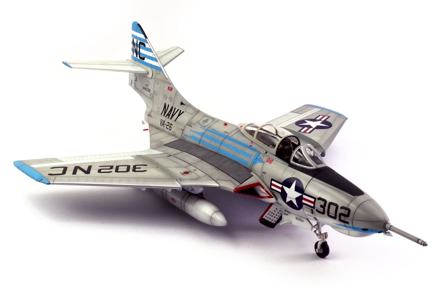 Grumman F9F-8P Cougar - Model Aces