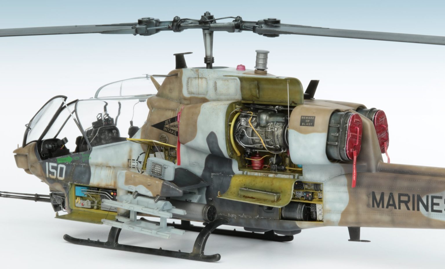 AH-1W Super Cobra - Model Aces