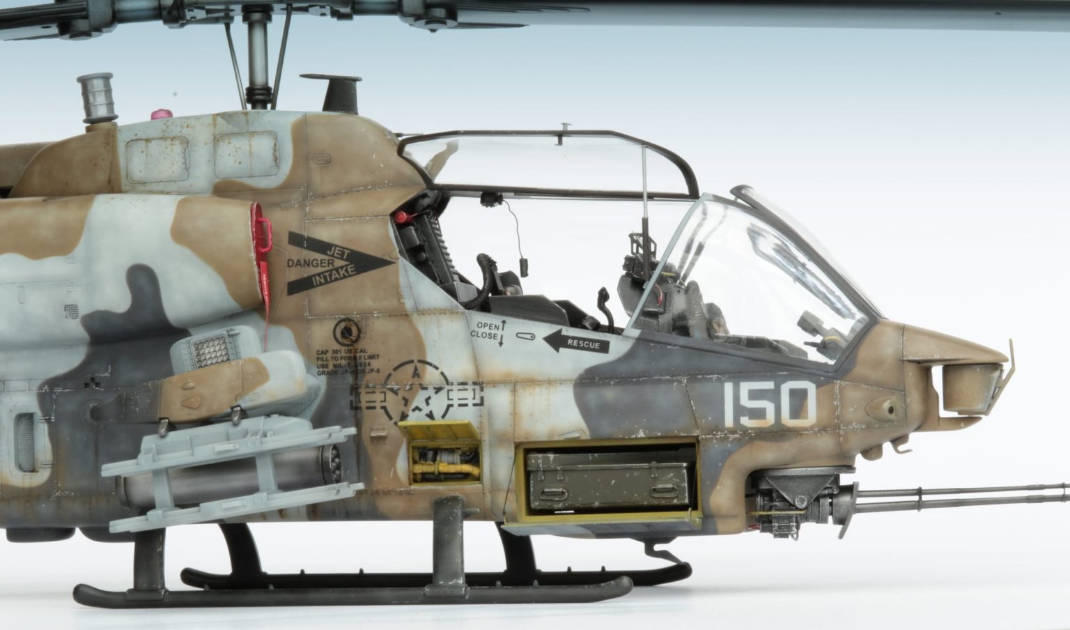 AH-1W Super Cobra - Model Aces